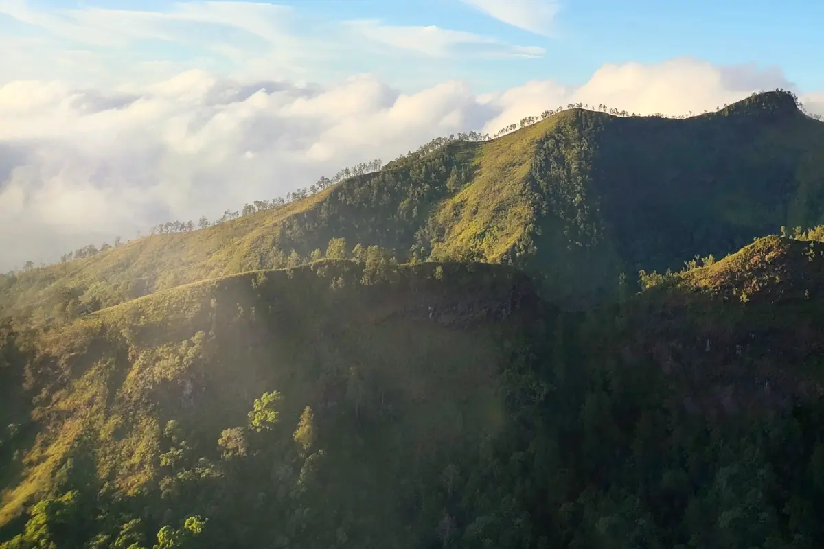 Gunung Wilis Meletus - Gunung Berapi